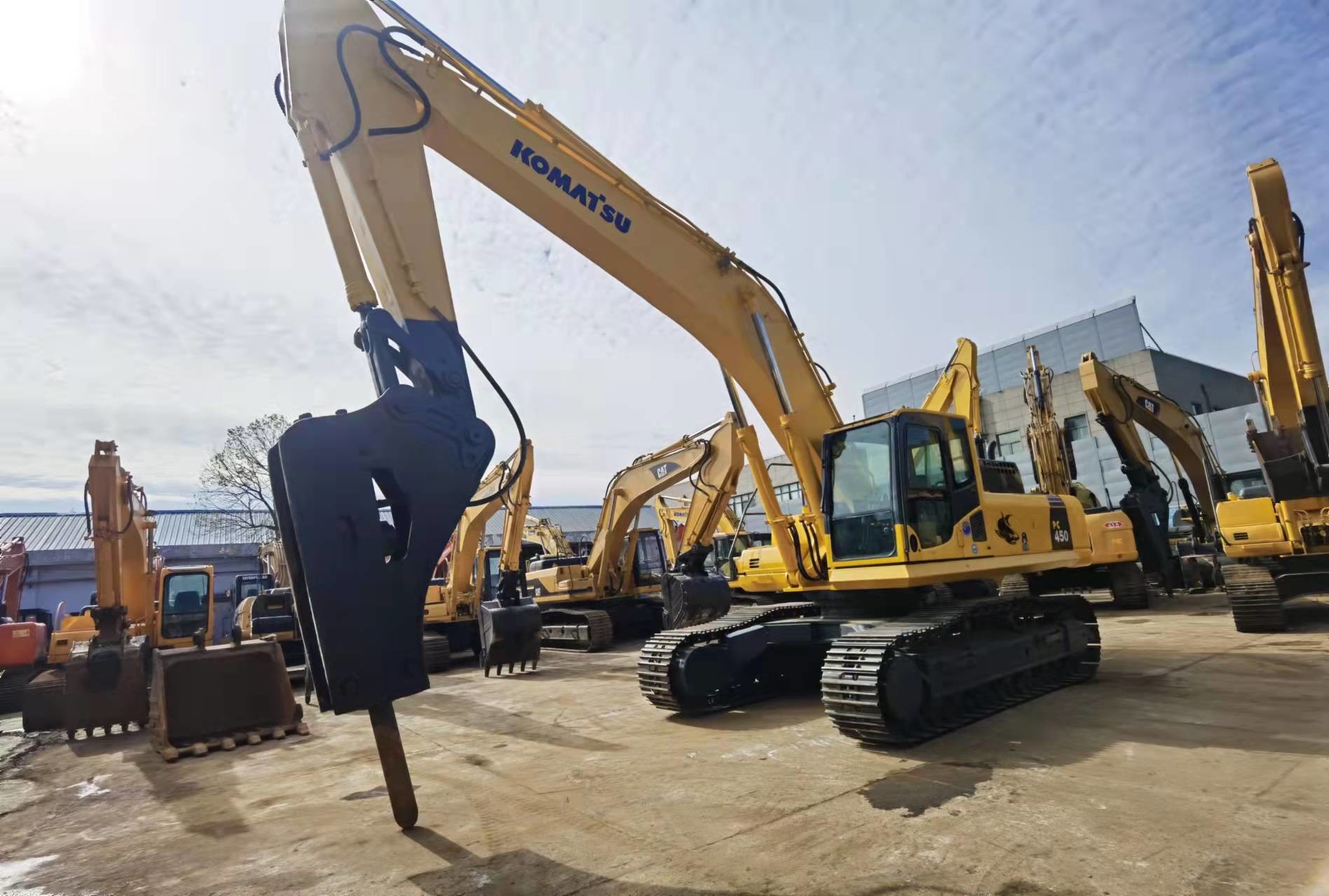 PC450 - 8 รถขุดตีนตะขาบไฮดรอลิกมือสอง Komatsu Excavator พร้อมถัง 2.1m3 ...